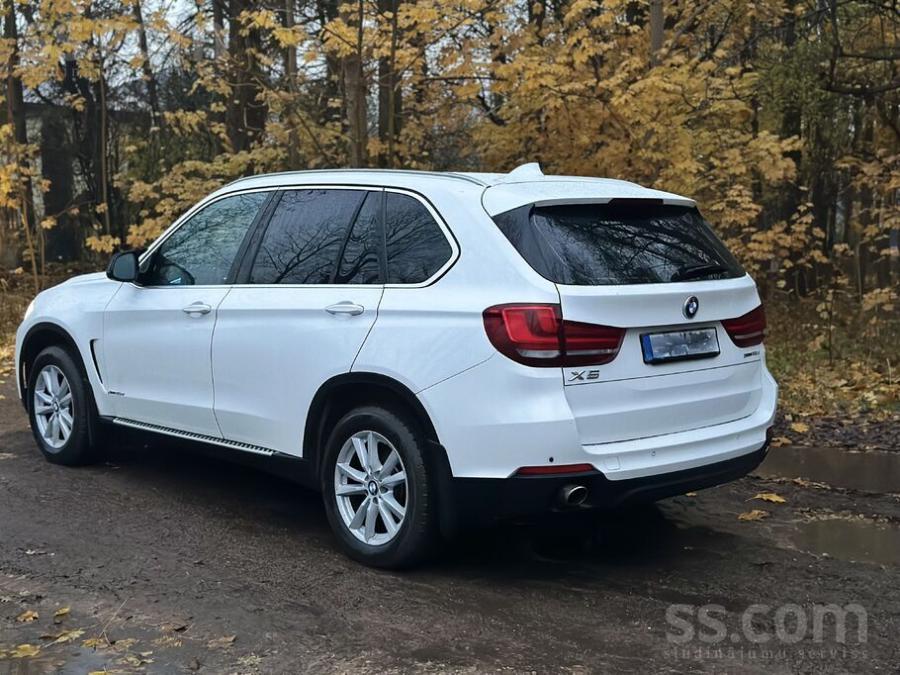 Balts BMW X5 2015 Bauska, ar dzinēja tilpumu 2.00 L un nobraukumu 310 tūkst. km par 13500 €, foto 4 vietnē AUTOMOTO.COM.LV