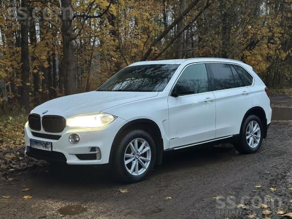 BMW X5 2015 Bauska vietnē Balts BMW X5 2015 Bauska, ar dzinēja tilpumu 2.00 L un nobraukumu 310 tūkst. km par 13500 €, foto 5 vietnē AUTOMOTO.COM.LV