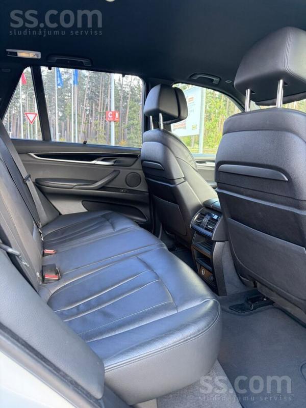 White BMW X5 2015 in Riga, with an engine capacity of 3.00 L and mileage of 220 thousand km for 20500 €, photo 4 on AUTOMOTO.COM.LV