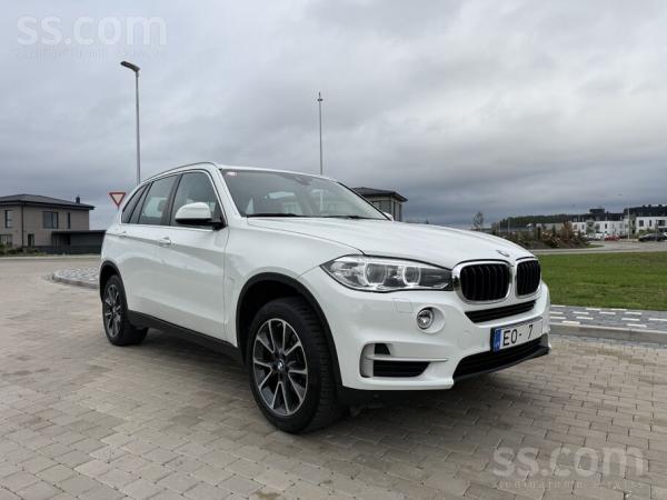 White BMW X5 2015 in Jurmala, with an engine capacity of 3.00 L and mileage of 226 thousand km for 16495 €, photo 3 on AUTOMOTO.COM.LV