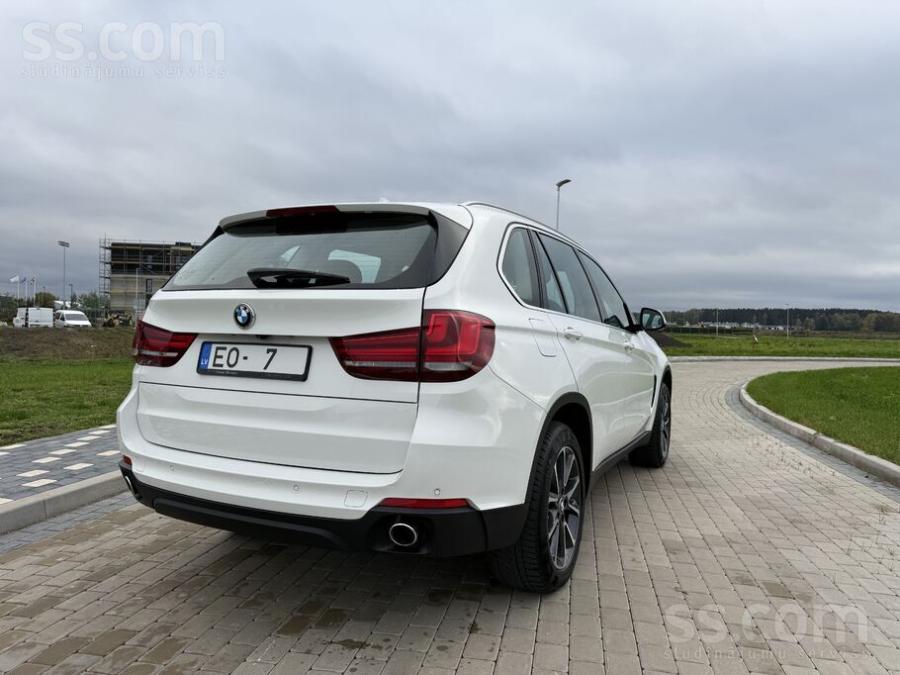 Balts BMW X5 2015 Jūrmala, ar dzinēja tilpumu 3.00 L un nobraukumu 226 tūkst. km par 16495 €, foto 4 vietnē AUTOMOTO.COM.LV