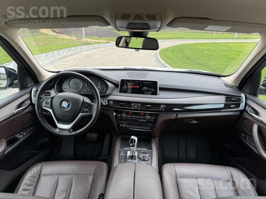 Balts BMW X5 2015 Jūrmala, ar dzinēja tilpumu 3.00 L un nobraukumu 226 tūkst. km par 16495 €, foto 7 vietnē AUTOMOTO.COM.LV