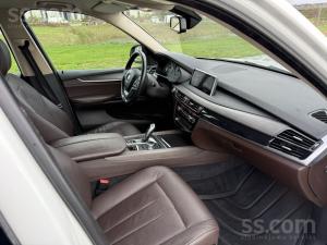 Balts BMW X5 2015 Jūrmala, ar dzinēja tilpumu 3.00 L un nobraukumu 226 tūkst. km par 16495 €, foto 8 vietnē AUTOMOTO.COM.LV