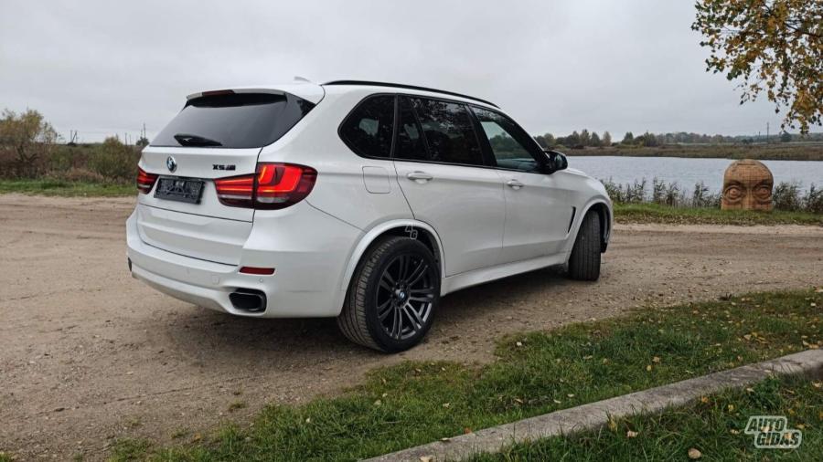 Balts BMW X5 2015 Kauņa, ar dzinēja tilpumu 3.00 L un nobraukumu 103 tūkst. km par 17700 €, foto 4 vietnē AUTOMOTO.COM.LV