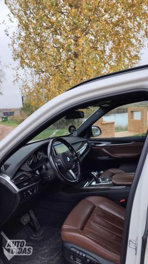 Balts BMW X5 2015 Kauņa, ar dzinēja tilpumu 3.00 L un nobraukumu 103 tūkst. km par 17700 €, foto 20 vietnē AUTOMOTO.COM.LV