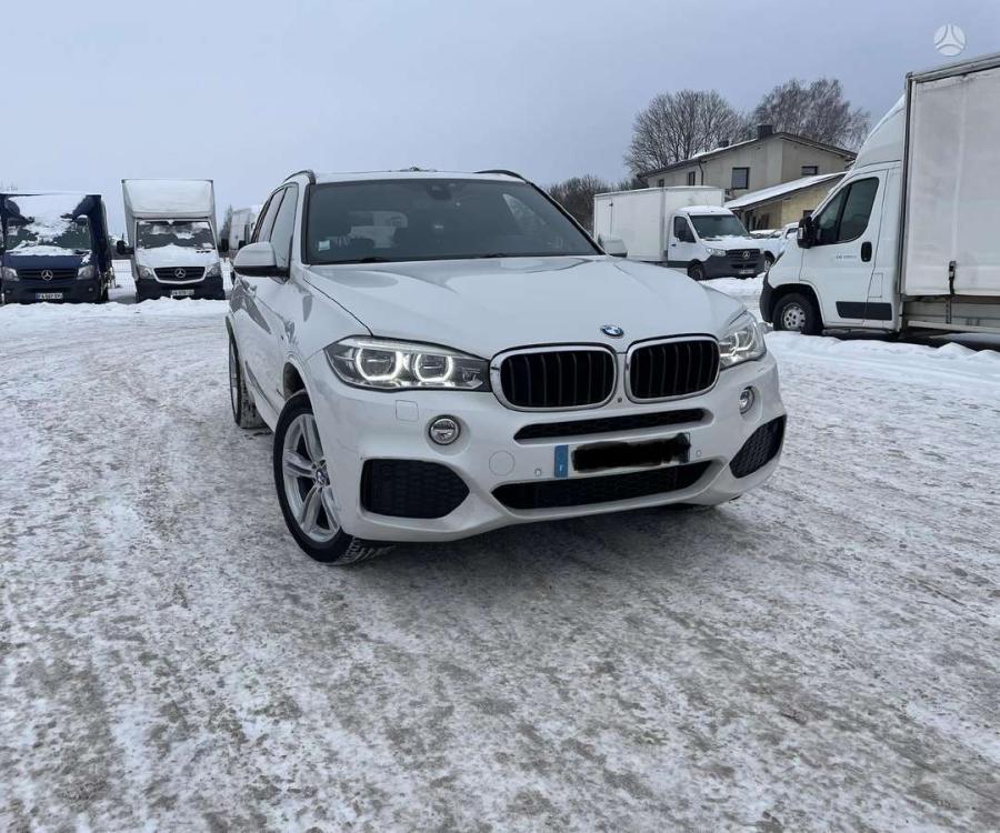 Balts BMW X5 2016 Tauragė, ar dzinēja tilpumu 2.99 L un nobraukumu 300 tūkst. km par 17200 €, foto 1 vietnē AUTOMOTO.COM.LV