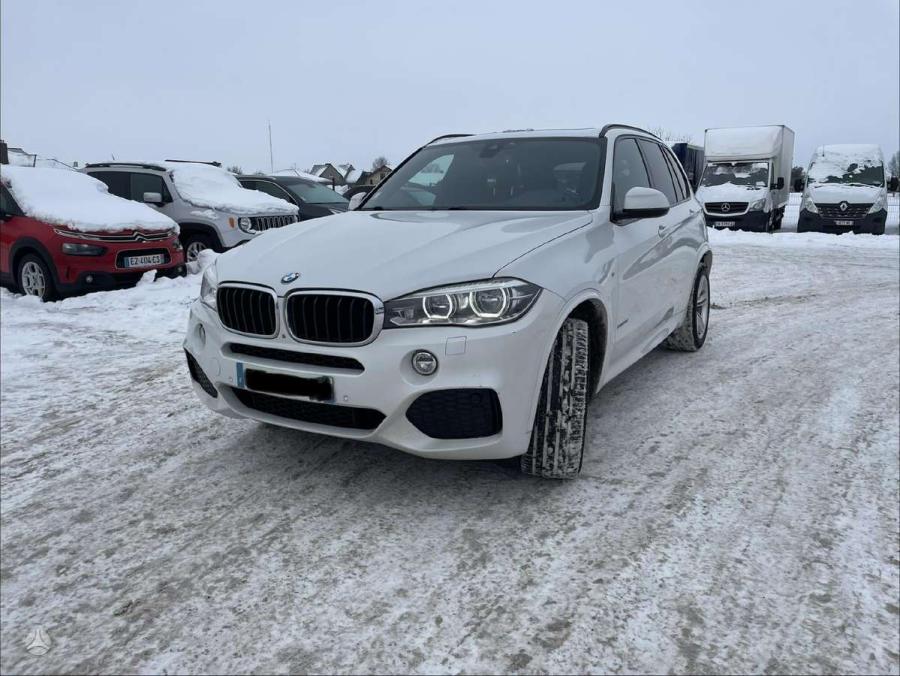 Balts BMW X5 2016 Tauragė, ar dzinēja tilpumu 2.99 L un nobraukumu 300 tūkst. km par 17200 €, foto 2 vietnē AUTOMOTO.COM.LV