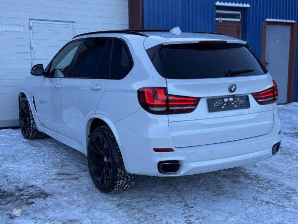 White BMW X5 2016 in Prienai, with an engine capacity of 2.99 L and mileage of 259 thousand km for 21500 €, photo 6 on AUTOMOTO.COM.LV