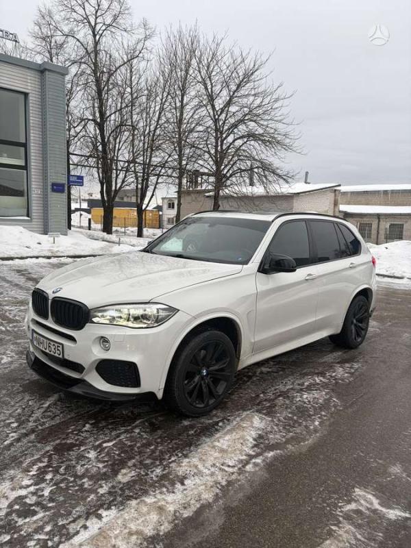 White BMW X5 2016 in Vilnius, with an engine capacity of 2.98 L and mileage of 197 thousand km for 17300 €, photo 1 on AUTOMOTO.COM.LV