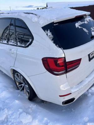 White BMW X5 2016 in Kaunas, with an engine capacity of 4.40 L and mileage of 324 thousand km for 13800 €, photo 2 on AUTOMOTO.COM.LV