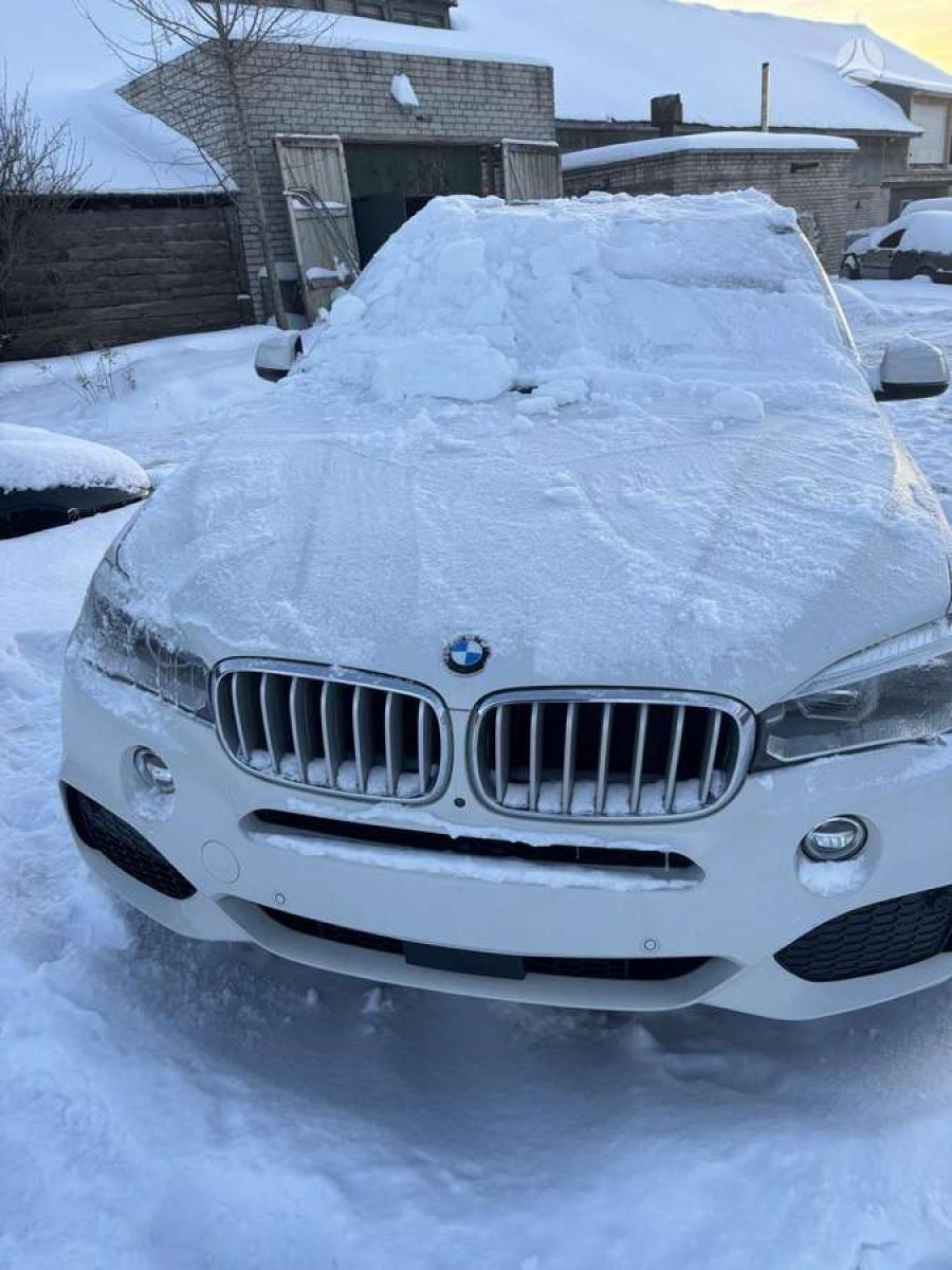 White BMW X5 2016 in Kaunas, with an engine capacity of 4.40 L and mileage of 324 thousand km for 13800 €, photo 14 on AUTOMOTO.COM.LV