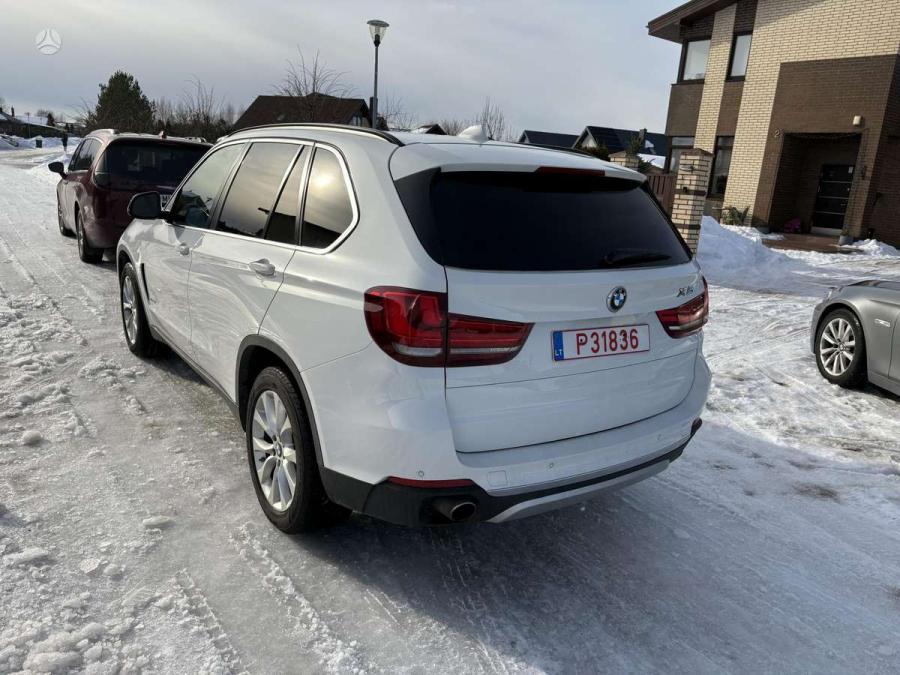 White BMW X5 2016 in Klaipeda, with an engine capacity of 2.98 L and mileage of 161 thousand km for 16500 €, photo 4 on AUTOMOTO.COM.LV