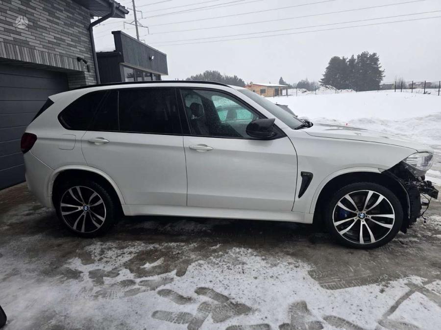 Balts BMW X5 2016 Viļņa, ar dzinēja tilpumu 4.40 L un nobraukumu 172 tūkst. km par 12900 €, foto 4 vietnē AUTOMOTO.COM.LV
