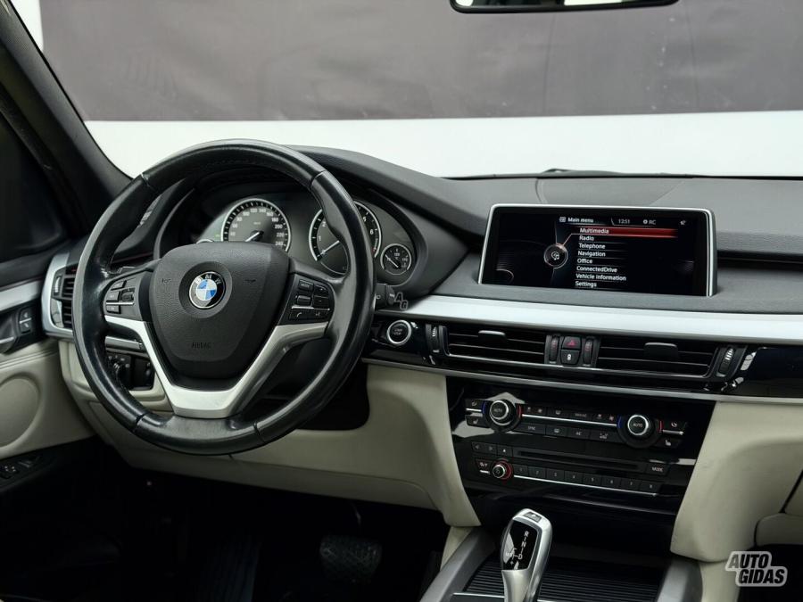 Balts BMW X5 2016 Avižieniai, ar dzinēja tilpumu 2.00 L un nobraukumu 133 tūkst. km par 18990 €, foto 16 vietnē AUTOMOTO.COM.LV