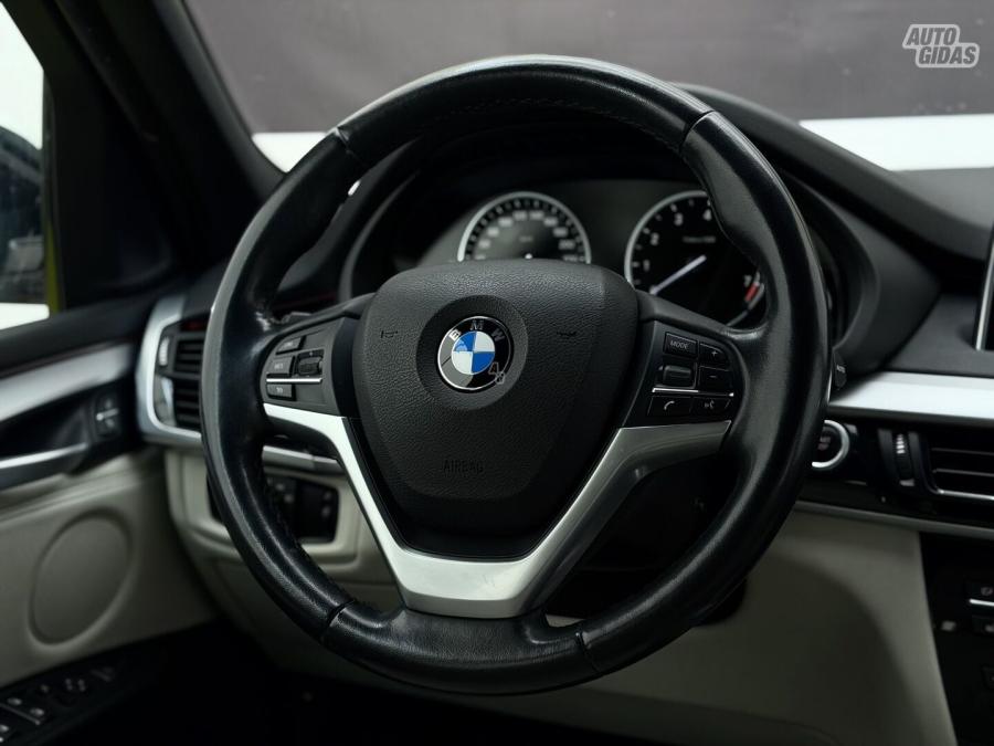 Balts BMW X5 2016 Avižieniai, ar dzinēja tilpumu 2.00 L un nobraukumu 133 tūkst. km par 18990 €, foto 17 vietnē AUTOMOTO.COM.LV