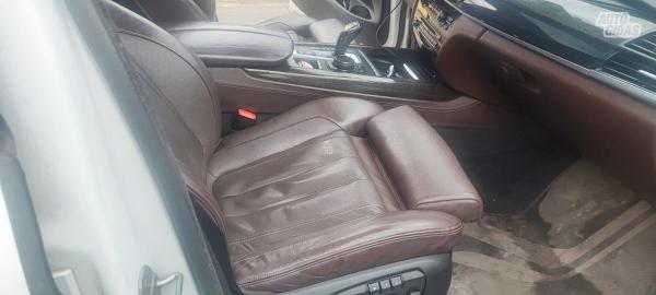 White BMW X5 2016 in Vilnius, with an engine capacity of 3.00 L and mileage of 175 thousand km for 25500 €, photo 8 on AUTOMOTO.COM.LV