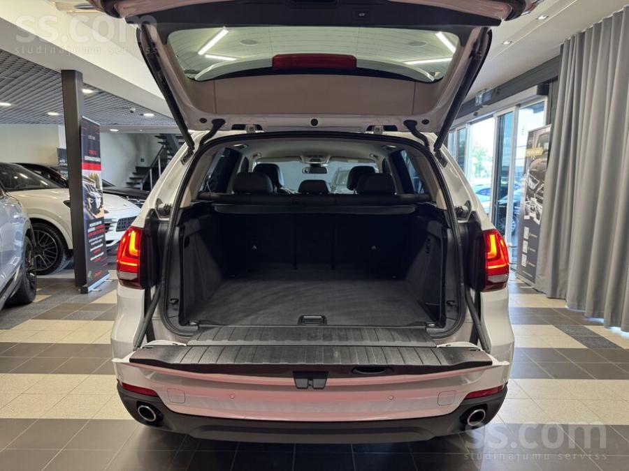 White BMW X5 2016 in Riga, with an engine capacity of 2.00 L and mileage of 182 thousand km for 20599 €, photo 10 on AUTOMOTO.COM.LV