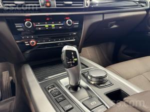 White BMW X5 2016 in Riga, with an engine capacity of 2.00 L and mileage of 182 thousand km for 20599 €, photo 18 on AUTOMOTO.COM.LV
