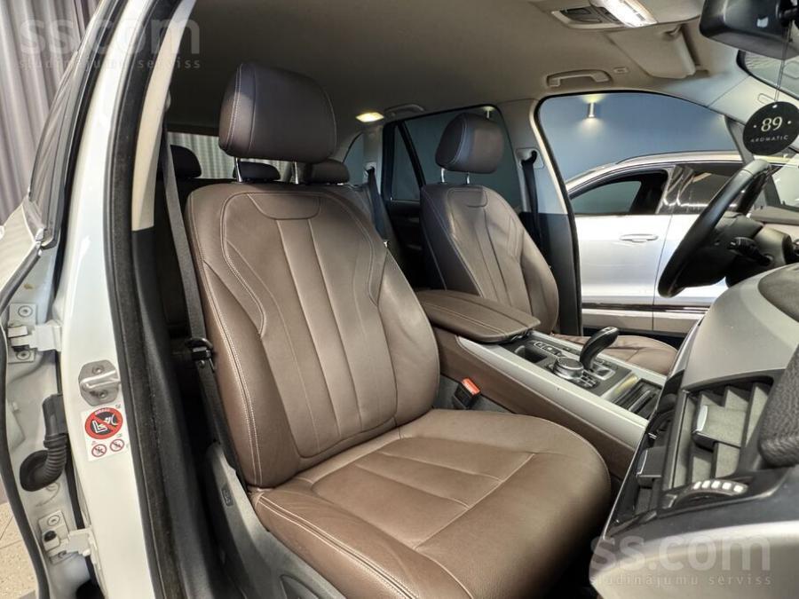 White BMW X5 2016 in Riga, with an engine capacity of 2.00 L and mileage of 182 thousand km for 20599 €, photo 22 on AUTOMOTO.COM.LV