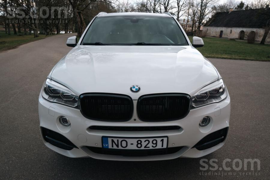 Balts BMW X5 2016 Dobele, ar dzinēja tilpumu 2.00 L un nobraukumu 160 tūkst. km par 23900 €, foto 1 vietnē AUTOMOTO.COM.LV