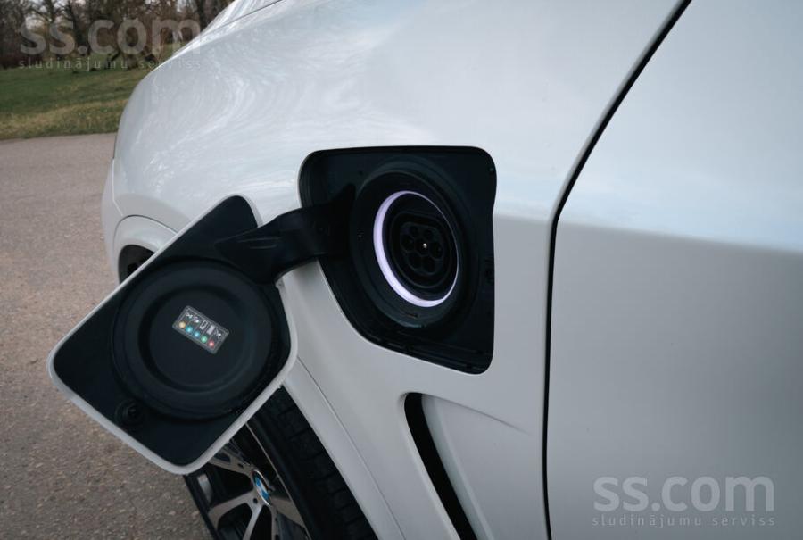 Balts BMW X5 2016 Dobele, ar dzinēja tilpumu 2.00 L un nobraukumu 160 tūkst. km par 23900 €, foto 11 vietnē AUTOMOTO.COM.LV