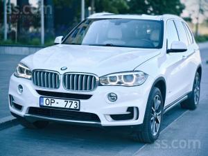 White BMW X5 2016 in Riga, with an engine capacity of 3.00 L and mileage of 88 thousand km for 19900 €, photo  on AUTOMOTO.COM.LV