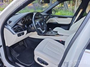 White BMW X5 2016 in Riga, with an engine capacity of 3.00 L and mileage of 88 thousand km for 19900 €, photo 9 on AUTOMOTO.COM.LV