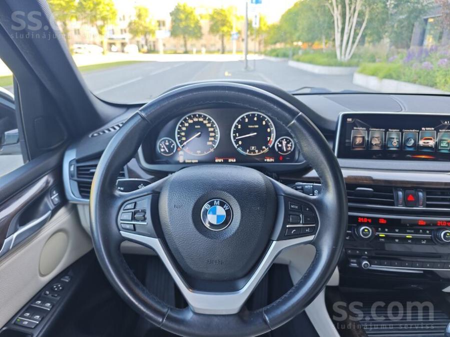 White BMW X5 2016 in Riga, with an engine capacity of 3.00 L and mileage of 88 thousand km for 19900 €, photo 10 on AUTOMOTO.COM.LV