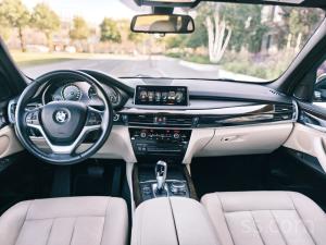 White BMW X5 2016 in Riga, with an engine capacity of 3.00 L and mileage of 88 thousand km for 19900 €, photo 12 on AUTOMOTO.COM.LV