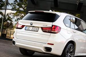 White BMW X5 2016 in Jelgava, with an engine capacity of 3.00 L and mileage of 197 thousand km for 29900 €, photo 6 on AUTOMOTO.COM.LV