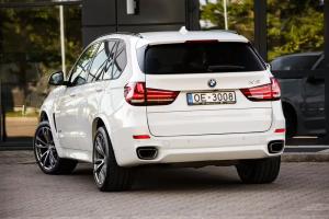 White BMW X5 2016 in Jelgava, with an engine capacity of 3.00 L and mileage of 197 thousand km for 29900 €, photo 11 on AUTOMOTO.COM.LV