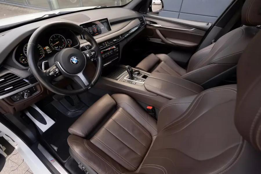 White BMW X5 2016 in Jelgava, with an engine capacity of 3.00 L and mileage of 197 thousand km for 29900 €, photo 24 on AUTOMOTO.COM.LV