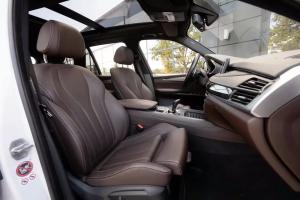White BMW X5 2016 in Jelgava, with an engine capacity of 3.00 L and mileage of 197 thousand km for 29900 €, photo 26 on AUTOMOTO.COM.LV