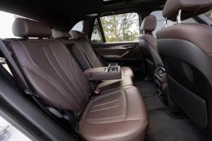White BMW X5 2016 in Jelgava, with an engine capacity of 3.00 L and mileage of 197 thousand km for 29900 €, photo 64 on AUTOMOTO.COM.LV