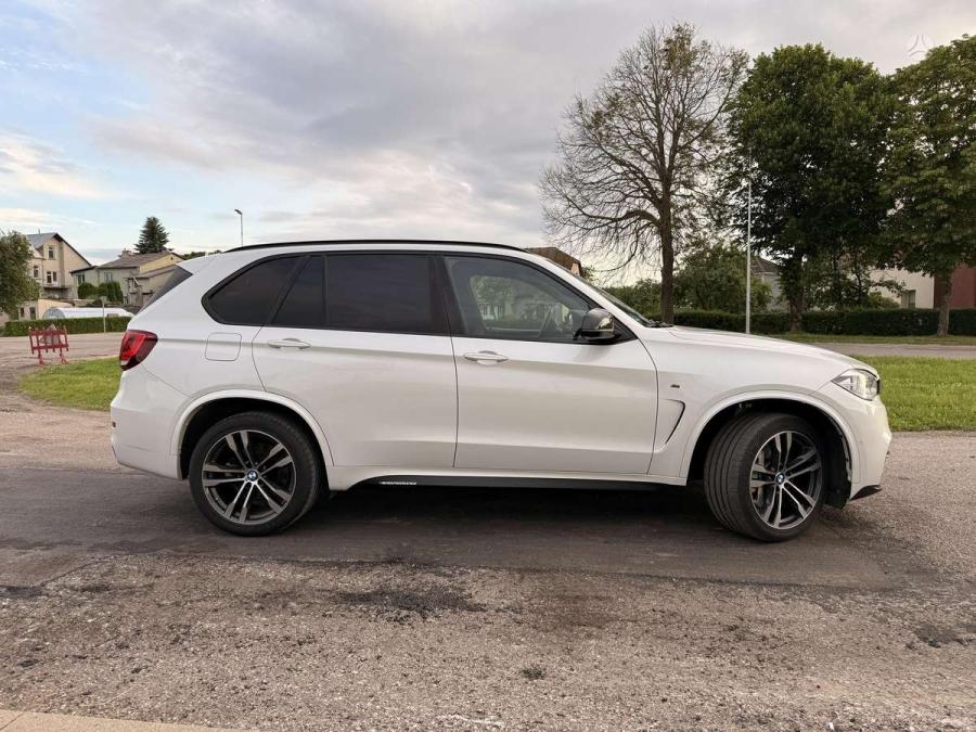 White BMW X5 2016 in Trakai, with an engine capacity of 2.99 L and mileage of 224 thousand km for 22000 €, photo 3 on AUTOMOTO.COM.LV