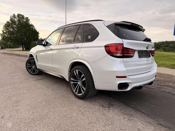 White BMW X5 2016 in Trakai, with an engine capacity of 2.99 L and mileage of 224 thousand km for 22000 €, photo 5 on AUTOMOTO.COM.LV