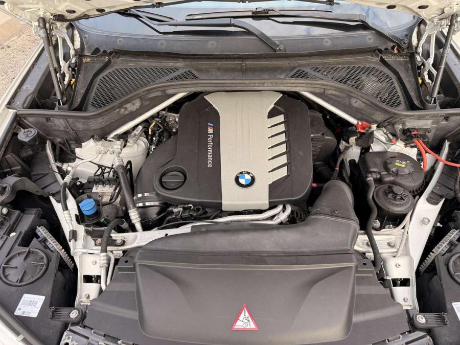 White BMW X5 2016 in Trakai, with an engine capacity of 2.99 L and mileage of 224 thousand km for 22000 €, photo 10 on AUTOMOTO.COM.LV