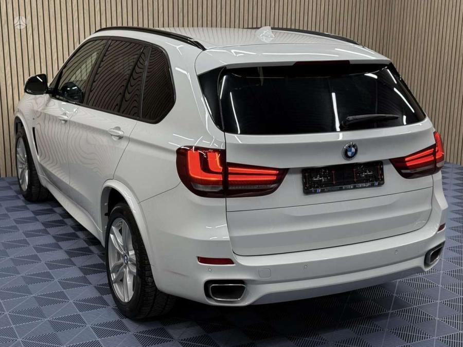 White BMW X5 2016 in Marijampole, with an engine capacity of 2.99 L and mileage of 255 thousand km for 20750 €, photo 12 on AUTOMOTO.COM.LV