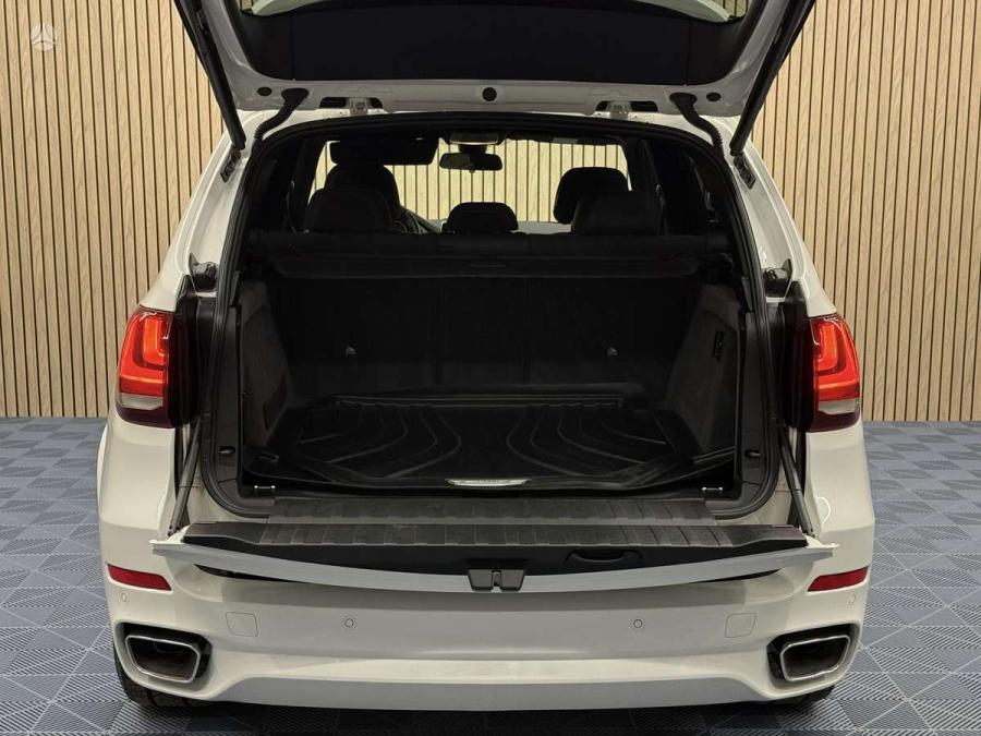 White BMW X5 2016 in Marijampole, with an engine capacity of 2.99 L and mileage of 255 thousand km for 20750 €, photo 15 on AUTOMOTO.COM.LV