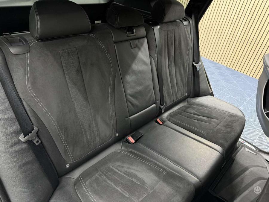 White BMW X5 2016 in Marijampole, with an engine capacity of 2.99 L and mileage of 255 thousand km for 20750 €, photo 19 on AUTOMOTO.COM.LV