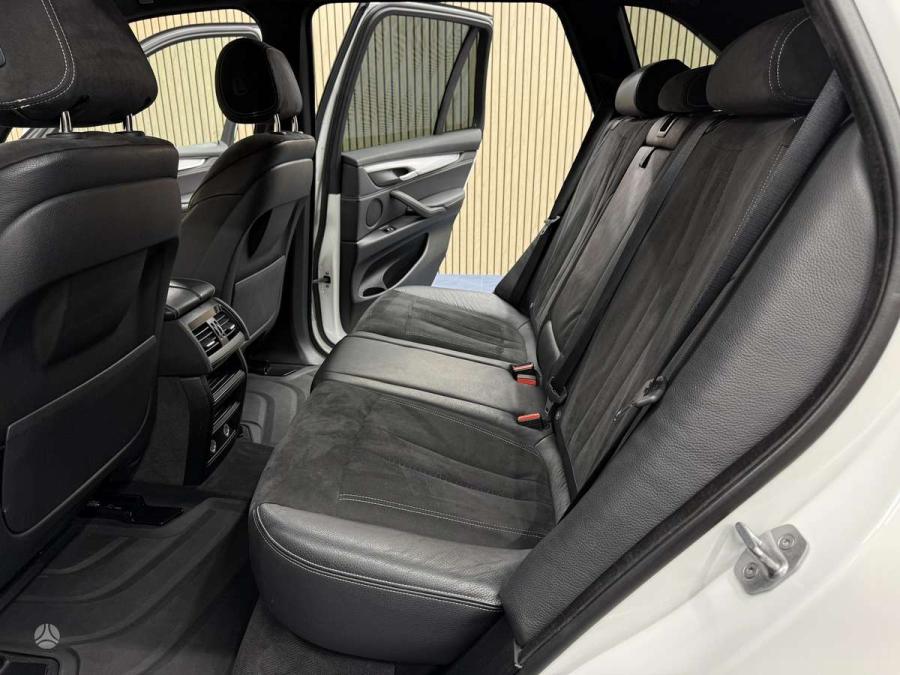 White BMW X5 2016 in Marijampole, with an engine capacity of 2.99 L and mileage of 255 thousand km for 20750 €, photo 20 on AUTOMOTO.COM.LV