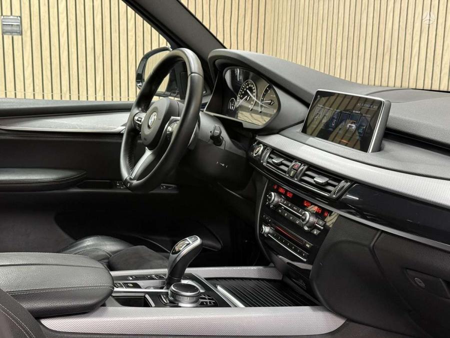 White BMW X5 2016 in Marijampole, with an engine capacity of 2.99 L and mileage of 255 thousand km for 20750 €, photo 23 on AUTOMOTO.COM.LV
