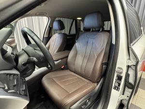 Balts BMW X5 2016 Rīga, ar dzinēja tilpumu 2.00 L un nobraukumu 182 tūkst. km par 20599 €, foto 12 vietnē AUTOMOTO.COM.LV