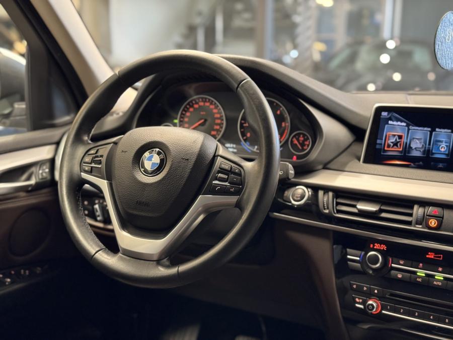 Balts BMW X5 2016 Rīga, ar dzinēja tilpumu 2.00 L un nobraukumu 182 tūkst. km par 20599 €, foto 19 vietnē AUTOMOTO.COM.LV