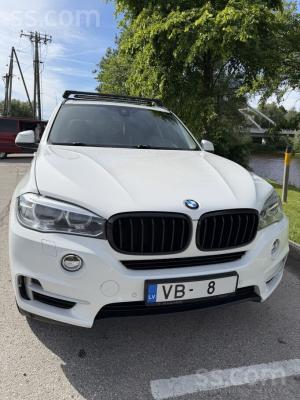 Balts BMW X5 2016 Rīga, ar dzinēja tilpumu 3.00 L un nobraukumu 30 tūkst. km par 16500 €, foto  vietnē AUTOMOTO.COM.LV