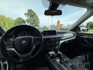 Balts BMW X5 2016 Rīga, ar dzinēja tilpumu 3.00 L un nobraukumu 30 tūkst. km par 16500 €, foto 5 vietnē AUTOMOTO.COM.LV