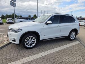 White BMW X5 2016 in Riga, with an engine capacity of 3.00 L and mileage of 148 thousand km for 34200 €, photo  on AUTOMOTO.COM.LV