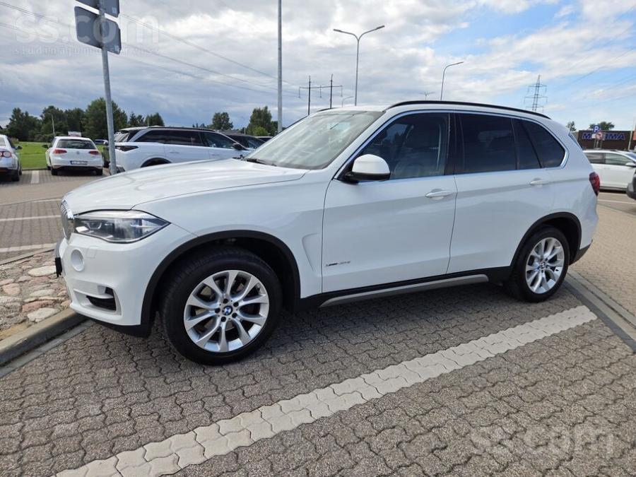 White BMW X5 2016 in Riga, with an engine capacity of 3.00 L and mileage of 148 thousand km for 34200 €, photo 1 on AUTOMOTO.COM.LV