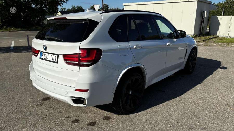 White BMW X5 2016 in Vilnius, with an engine capacity of 2.99 L and mileage of 316 thousand km for 19200 €, photo 7 on AUTOMOTO.COM.LV