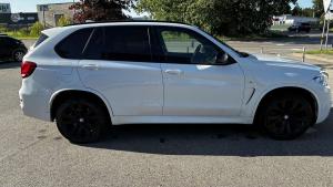 White BMW X5 2016 in Vilnius, with an engine capacity of 2.99 L and mileage of 316 thousand km for 19200 €, photo 8 on AUTOMOTO.COM.LV